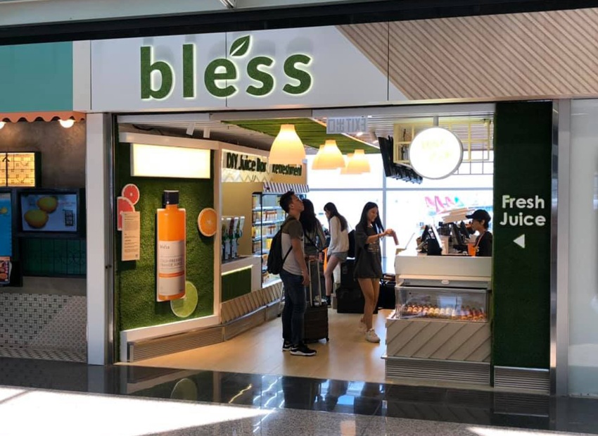 PROJECTS - HOTEL CAFE RESTAURANT SHOWCASE & REFRIGERATORS - Bless Juice ...